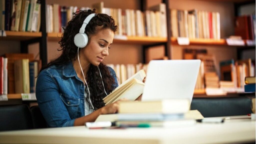 How Does Music Affect Your Memory While Studying - Vdio Magazine 2024