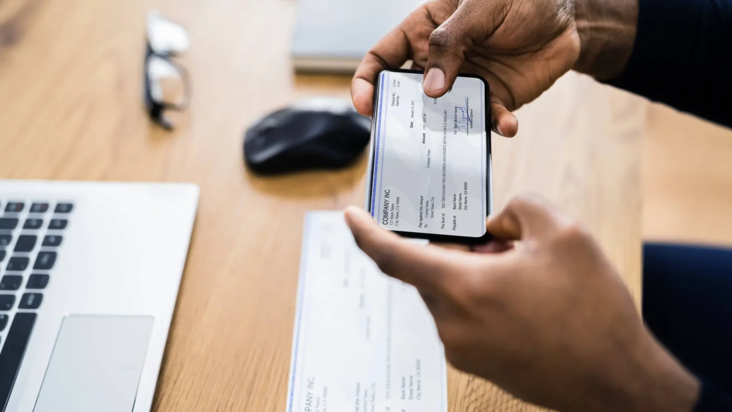 How To Spot And Avoid Online Auction Scams - Vdio Magazine 2024