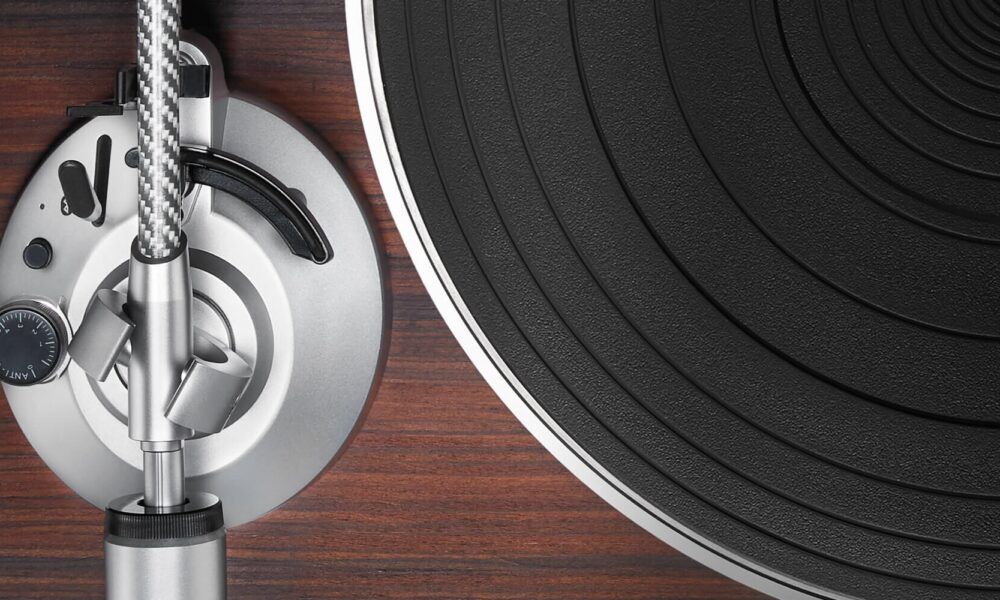 Making the Choice: Manual or Fully Automatic Turntable? - Vdio Magazine ...
